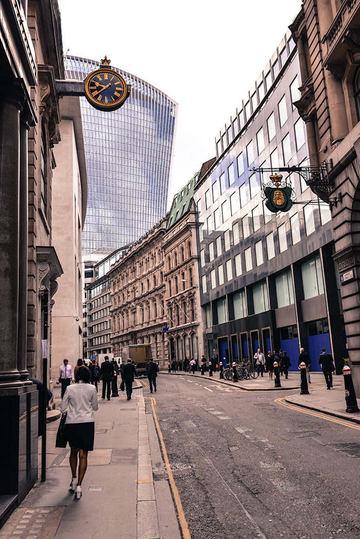 Bank Street, London - Photo SerendipityPhoto Serendipity